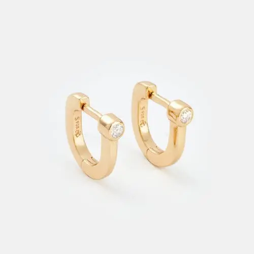 SARA PATINO Petite Reversible Huggie With White Topaz - Gold