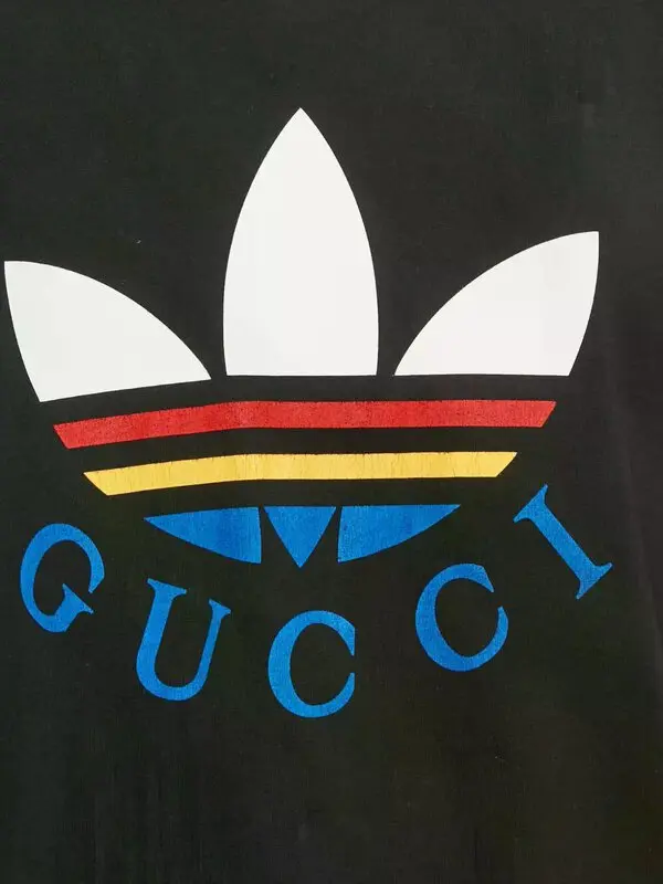 Gucci Logo-print Stripe.detail T-shirt