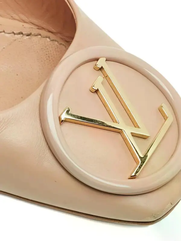 LOUIS VUITTON Madeleine Logo-embellishment Pumps