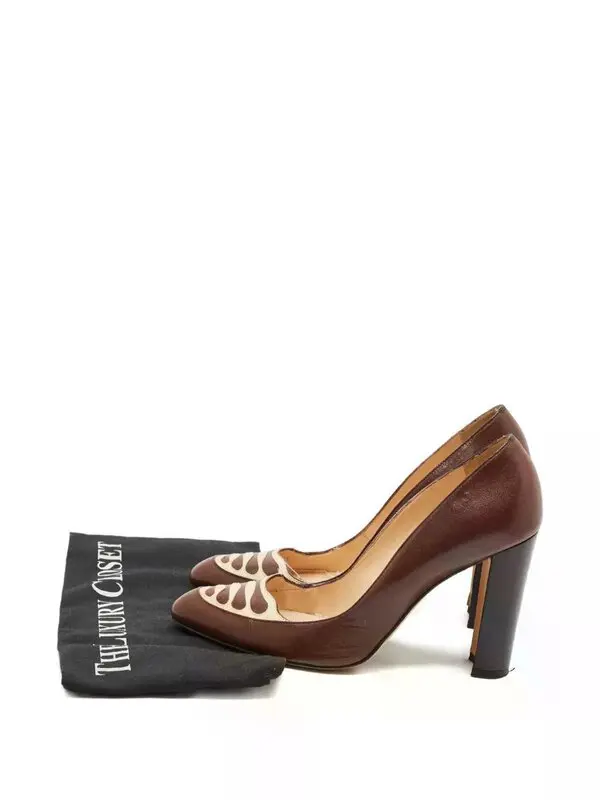 Manolo Blahnik Leather Pointed-toe Pumps