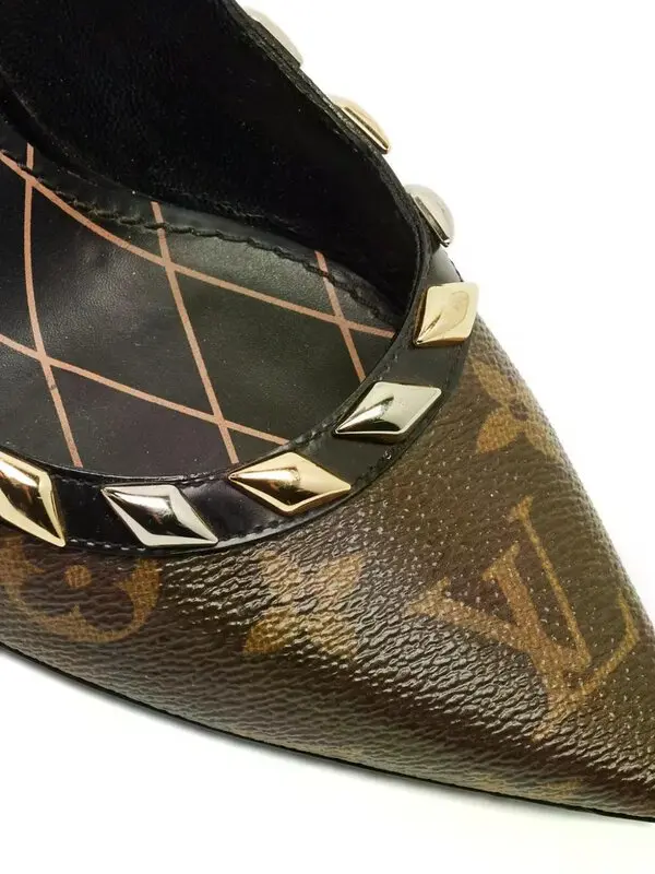 LOUIS VUITTON Stud-embellished Pumps