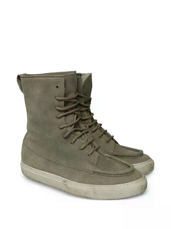 COMMON PROJECTS Suede Boots