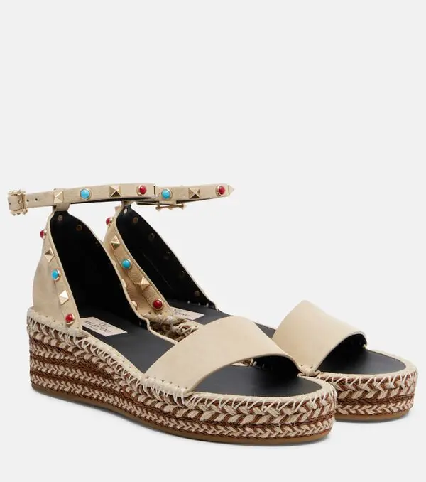 Valentino Garavani Rockstud Suede Espadrille Sandals - Beige