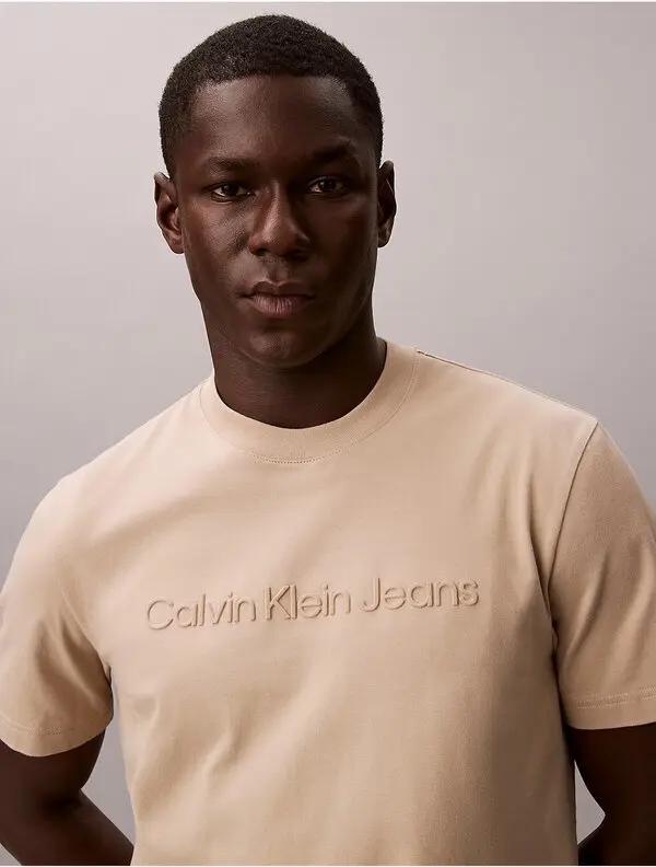Calvin Klein Embossed Logo Classic T-shirt - White Pepper