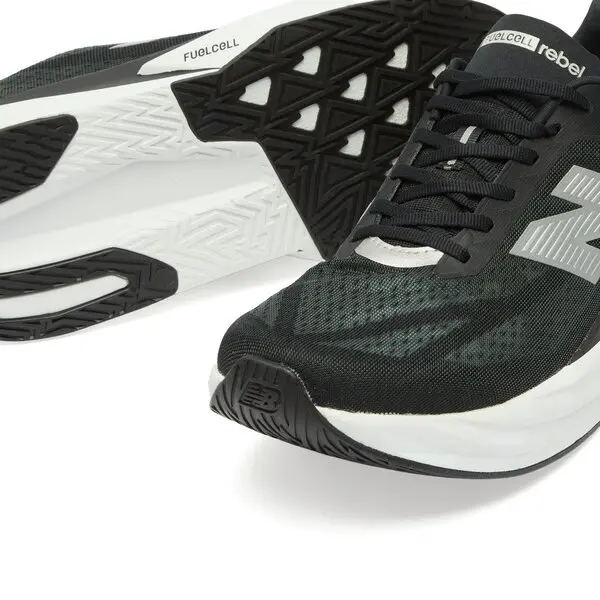 NEW BALANCE Fuelcell Rebel V5 Sneaker