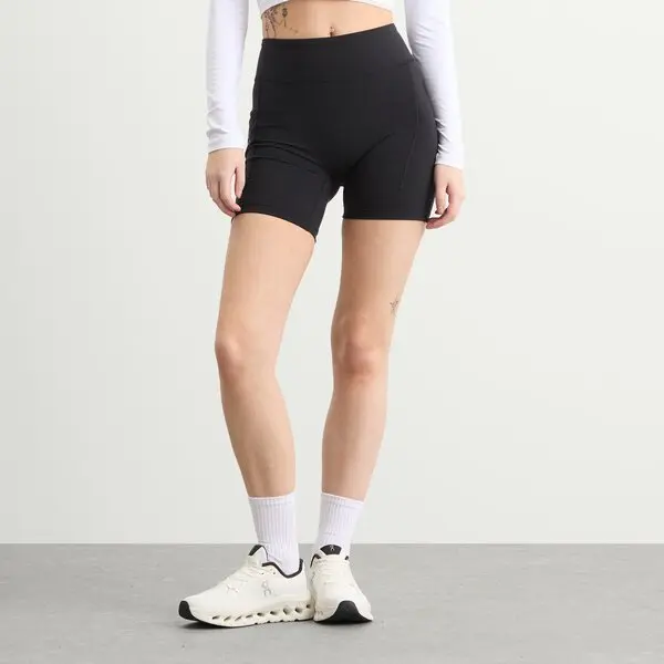 On Performance Tights Short