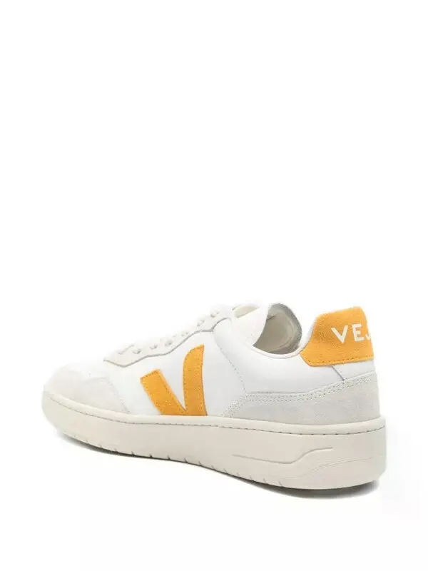 VEJA V-90 Logo-detail Sneakers - White
