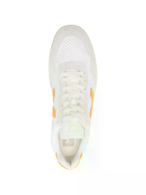VEJA V-90 Logo-detail Sneakers - White
