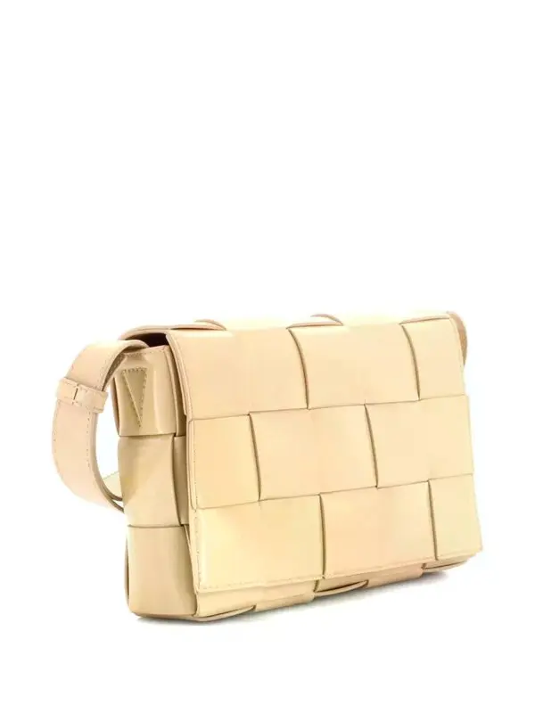 Bottega Veneta Cassette Maxi Intrecciato Patent Crossbody Bag - Neutrals