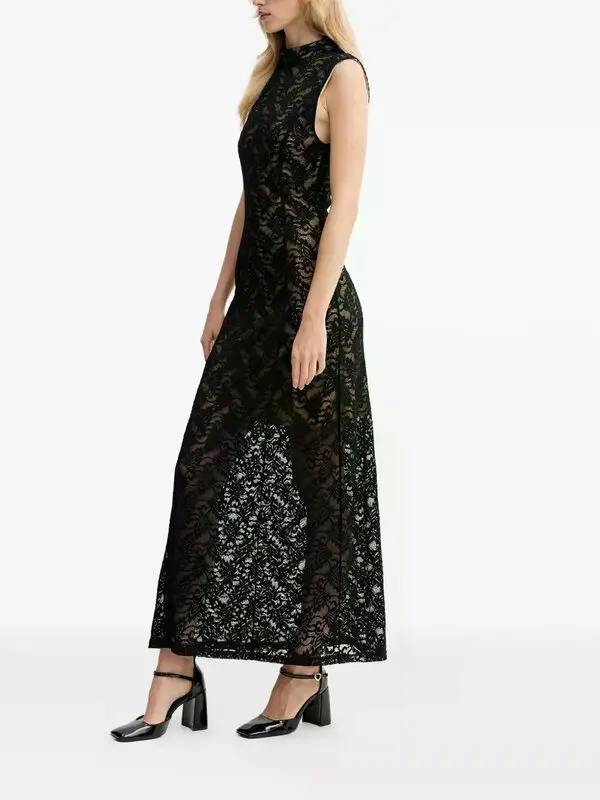 GESTUZ Lace Sleeveless Maxi Dress
