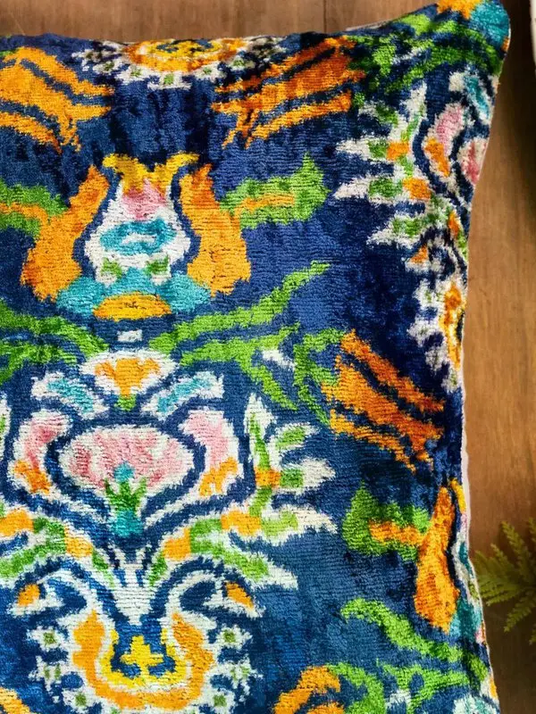 LES-OTTOMANS Velvet Patterned Cushion