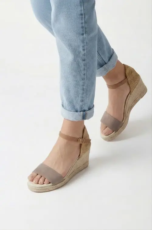 MENINA STEP Jimena Single Band Wedge Sandals - Taupe