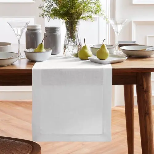 SOLINO HOME Linen Table Runnersonoma - White