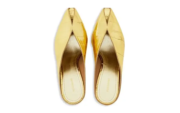 FERRAGAMO Laminated Eel Peep-toe Wedge Mules - Oro