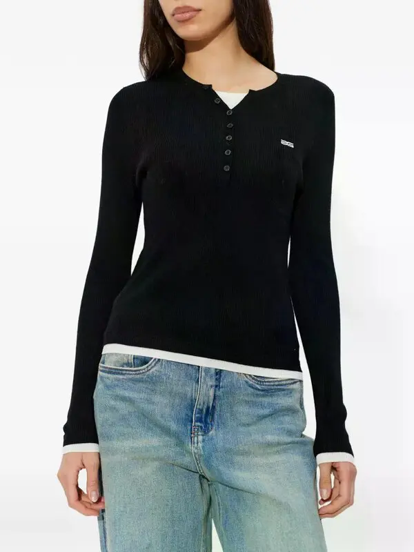 GESTUZ Buttoned Ribbed Top