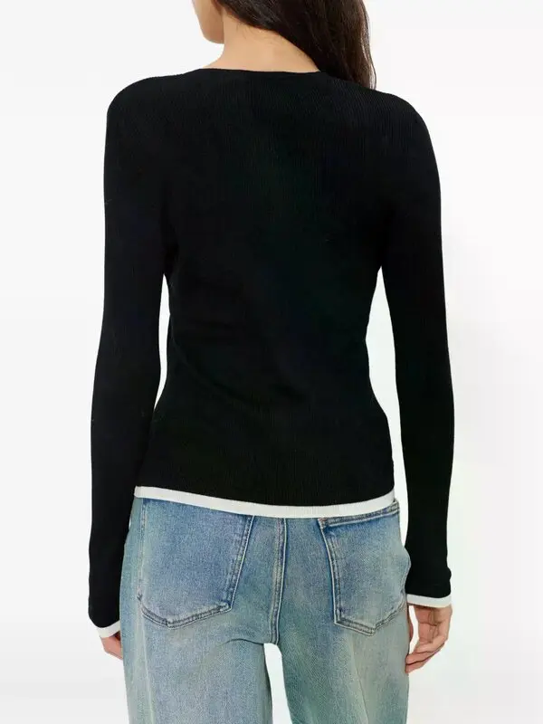 GESTUZ Buttoned Ribbed Top