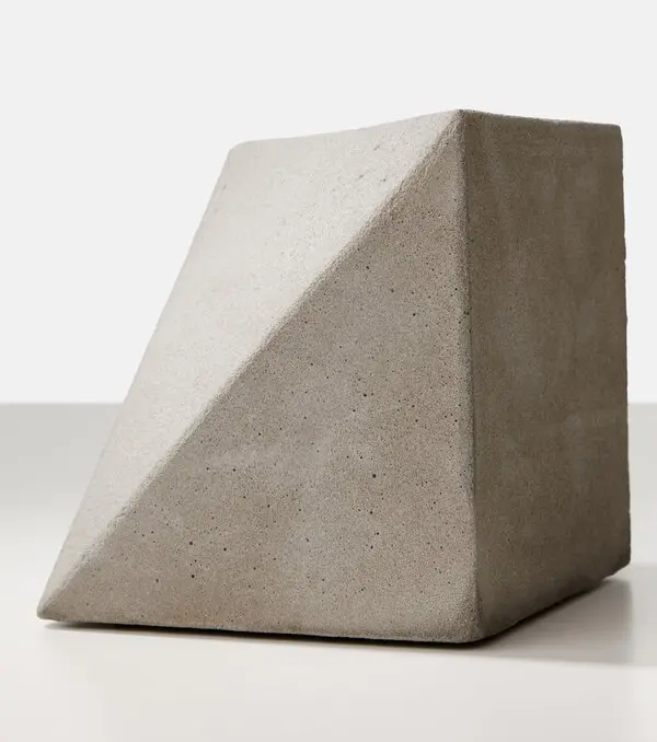 MICHAEL VERHEYDEN Michaël Verheyden Concrete Bookend