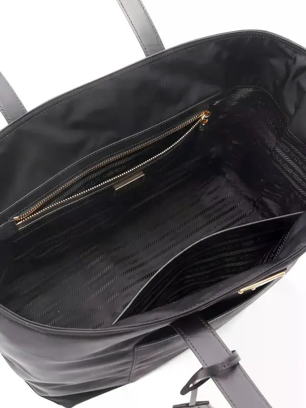 Prada Re-edition 1978 Shoulder Bag - Black