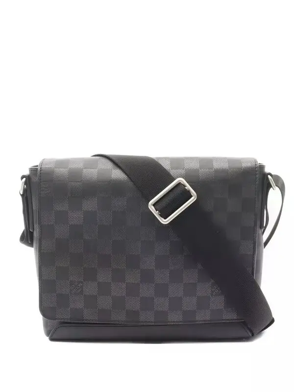 LOUIS VUITTON District Pm Bag - Black