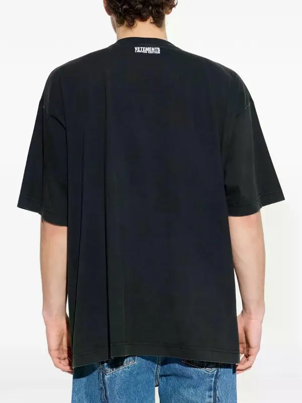 Vetements Logo-embroidered T-shirt