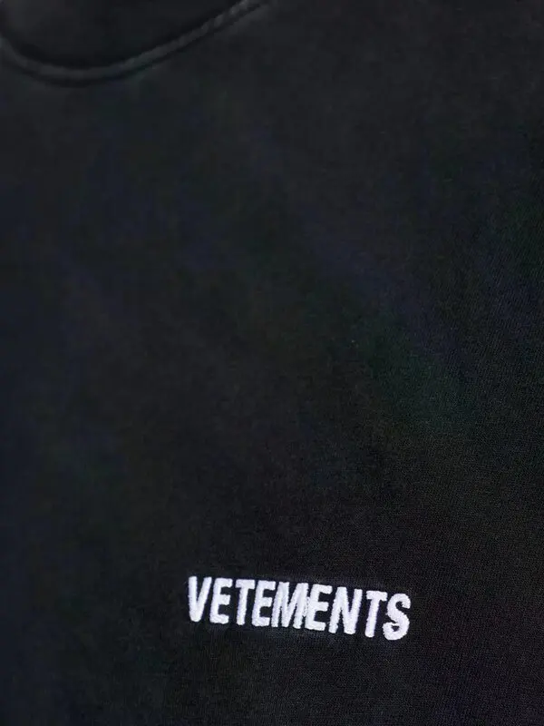 Vetements Logo-embroidered T-shirt
