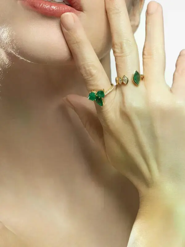 Shay Diamond And Emerald 18k Yellow Cluster Ring