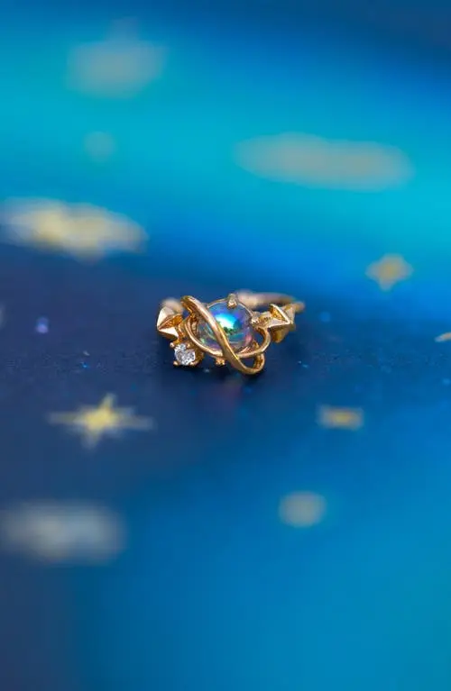 GIRLS CREW Rings Of Neptune Single Ear Cuff