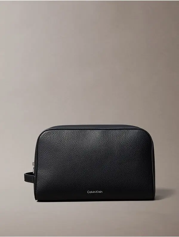 Calvin Klein Pebble Grain Dopp Kit - Black