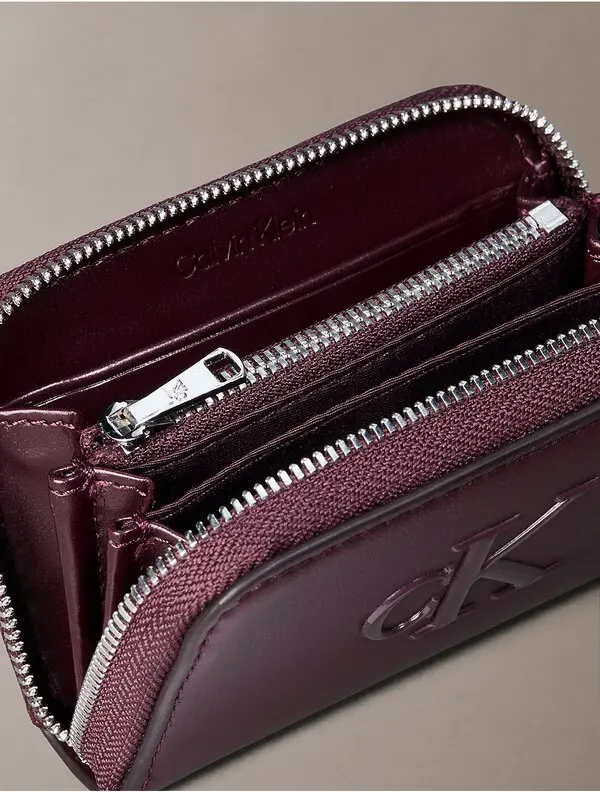 Calvin Klein Bold Monogram Medium Zip Wallet - Fudge