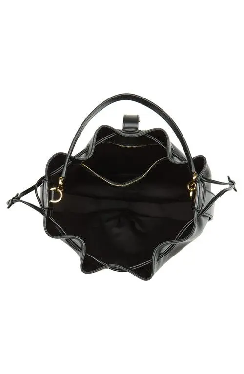 FERRAGAMO Hug Leather Bucket Bag - Nero