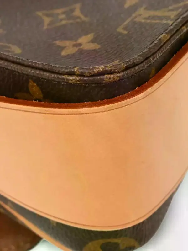 LOUIS VUITTON 2001 Monogram Shoulder Bag