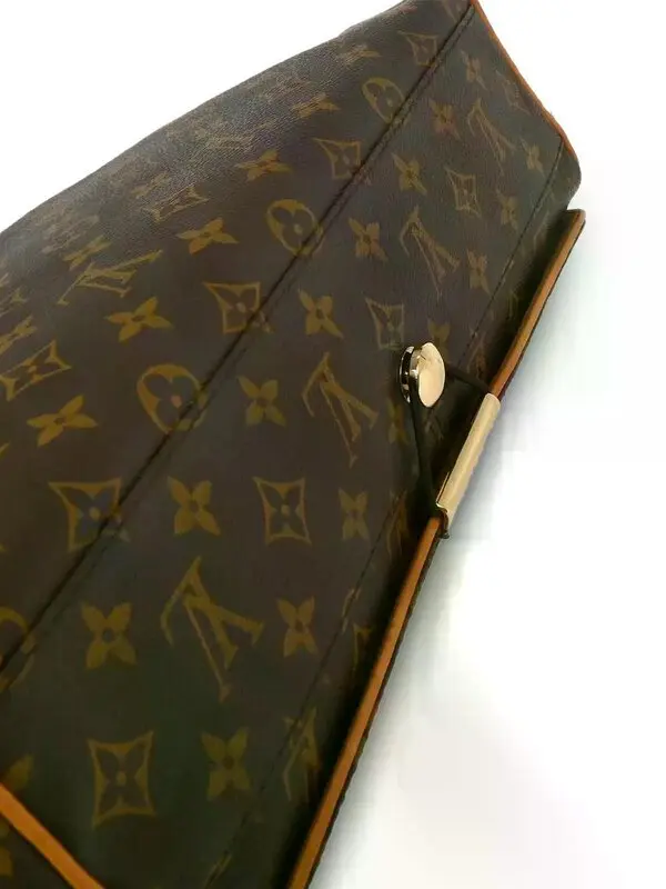 LOUIS VUITTON 2005 Monogram Abbesses Messenger Bag