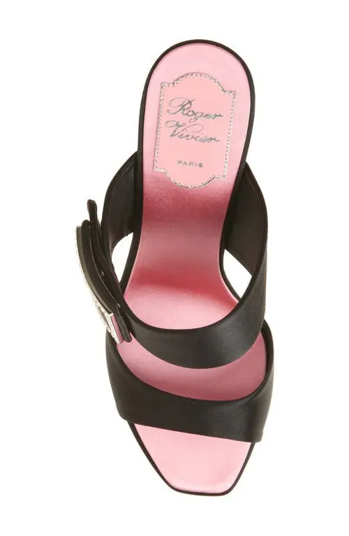 ROGER VIVIER Trompette Crystal Buckle Satin Sandal - Nero