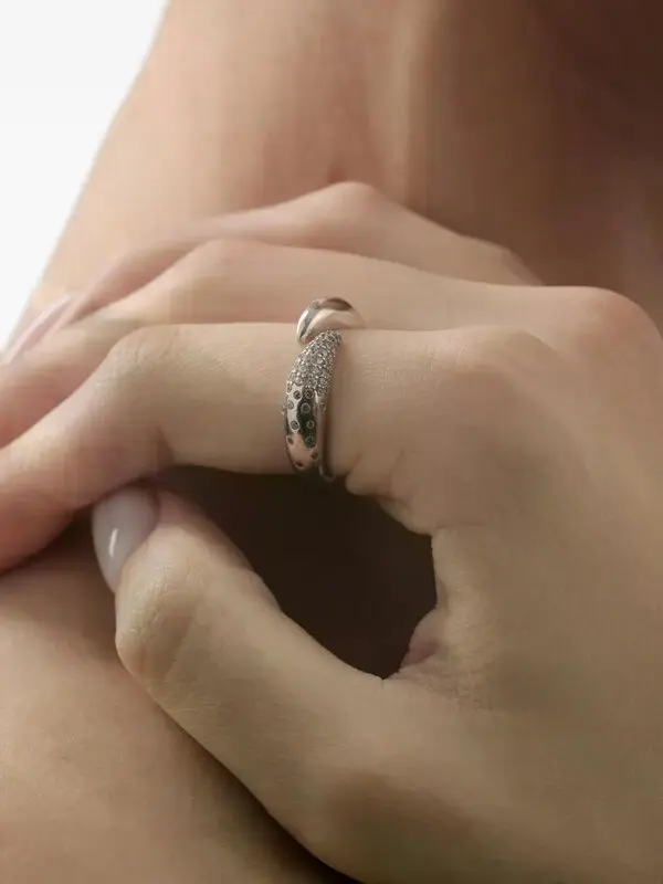 ESHVI Stardust Fang Ring - Silver