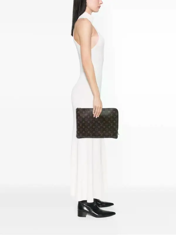 LOUIS VUITTON 2018 Monogram Etui Voyage Mm Clutch - Brown