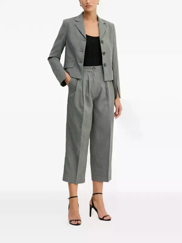 Sisley Buttoned Cropped Blazer