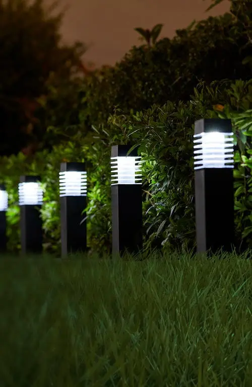 GLITZHOME Set Of 6 Solar Powered Transparent Texture Lens Pathway Stake Light