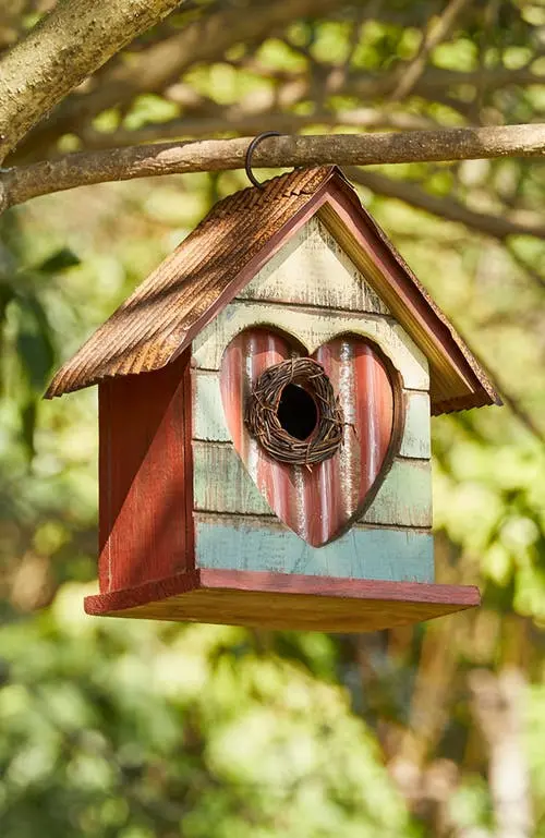 GLITZHOME 8.75"h Distressed Solid Wood Birdhouse With Heart