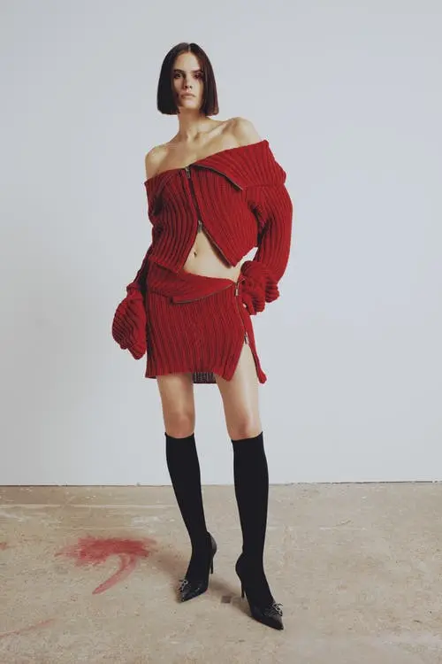 PCFG Cashmere Blend Knit Crop Top With Zipper Detail - Red