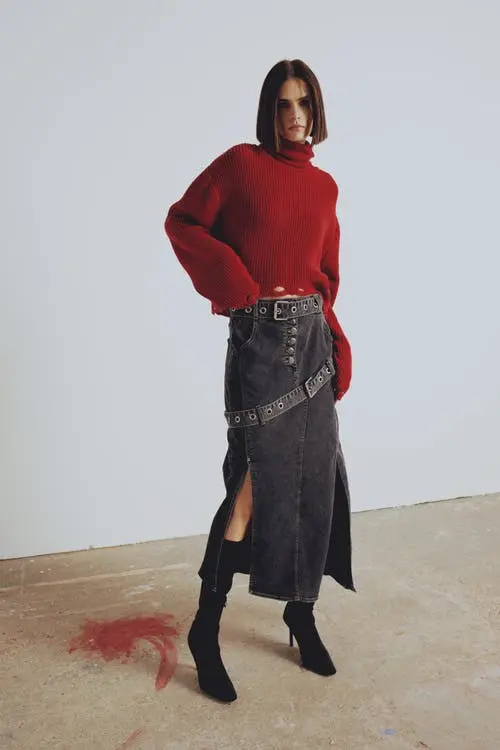 PCFG Distressed High Neck Cashmere Blend Sweater - Red