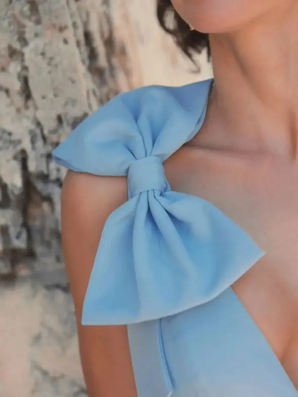 Mac Duggal Petite Sleeveless V-neck Bow Detail Mermaid Gown - Blue
