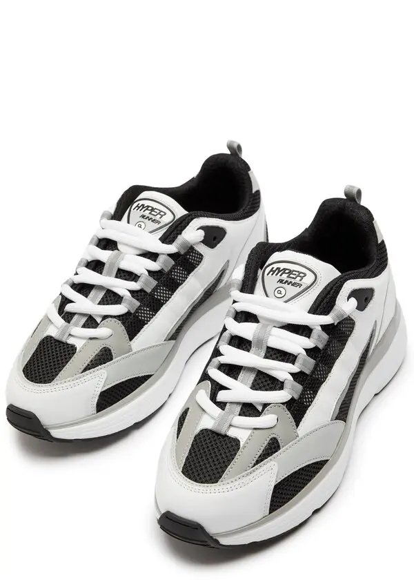 CLEENS Hyper Runner Panelled Mesh Sneakers - White And Black