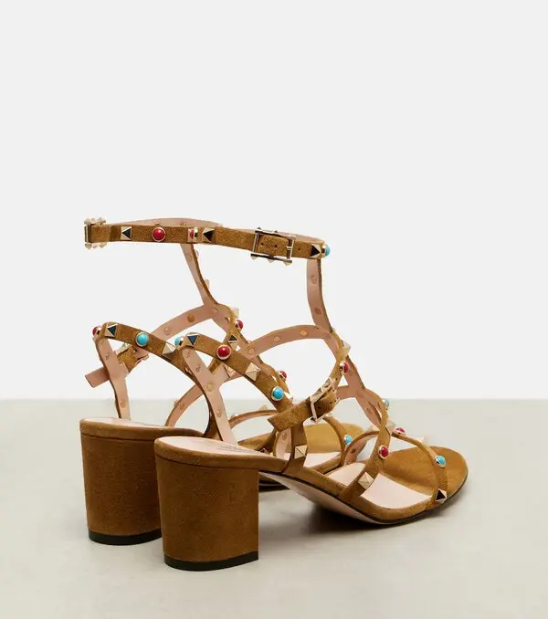 Valentino Garavani Rockstud Embellished Suede Sandals - Beige