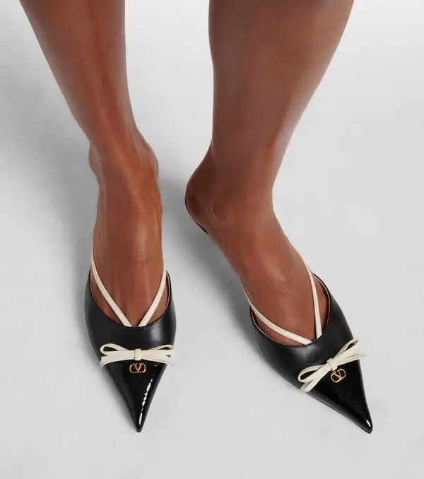 Valentino Garavani Vlogo Leather Pumps