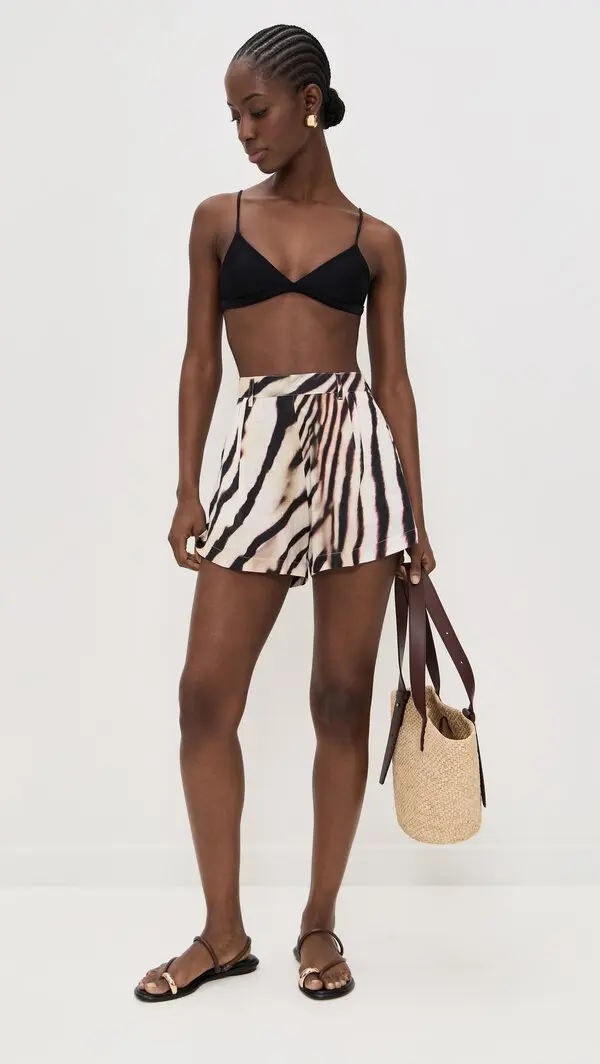 VITAMIN A The Getaway Shorts Zebra Print Linen - Shell Stripe