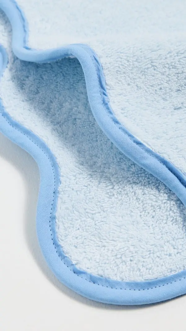 WEEZIE Scallop Bath Towel - French Blue On Light Blue