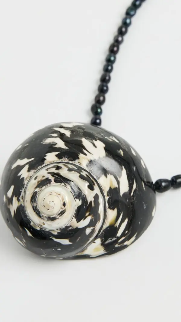MAYAMAR Shell Pendant Necklace