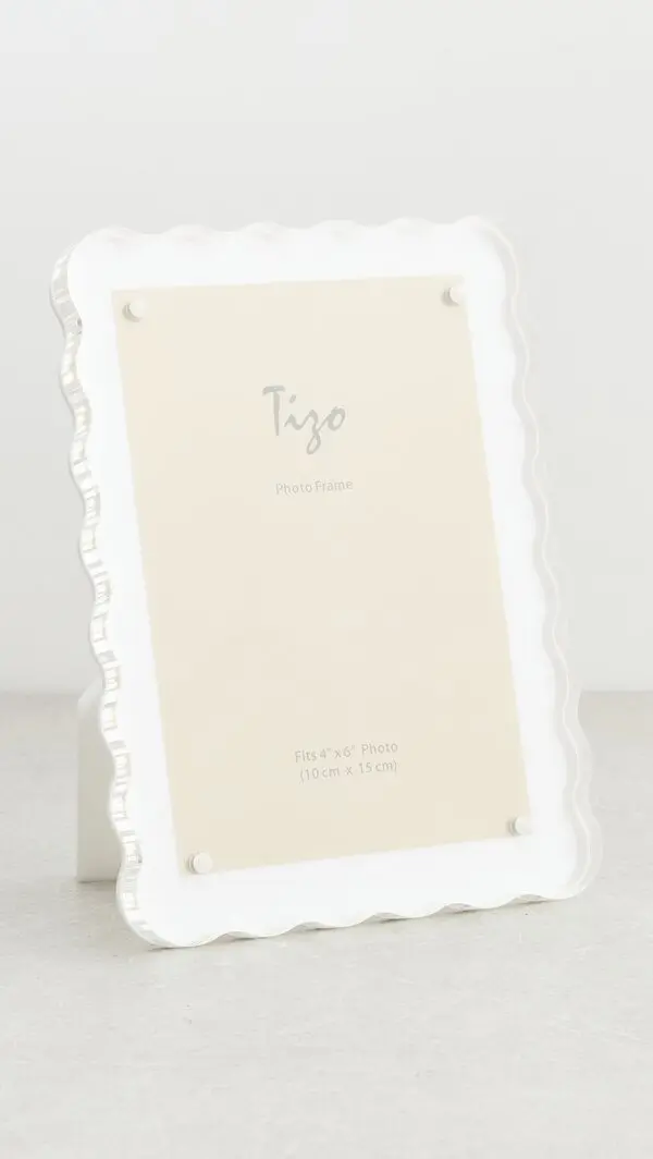 TIZO DESIGN Lucite Frame With Scalloped Design