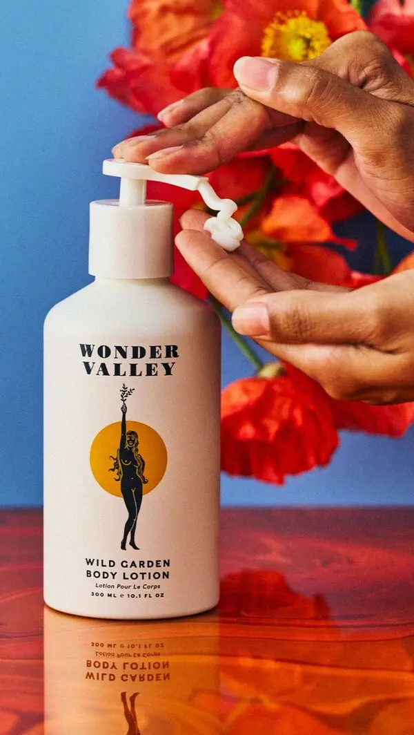 WONDER VALLEY Wild Garden Body Lotion 10.6oz / 300