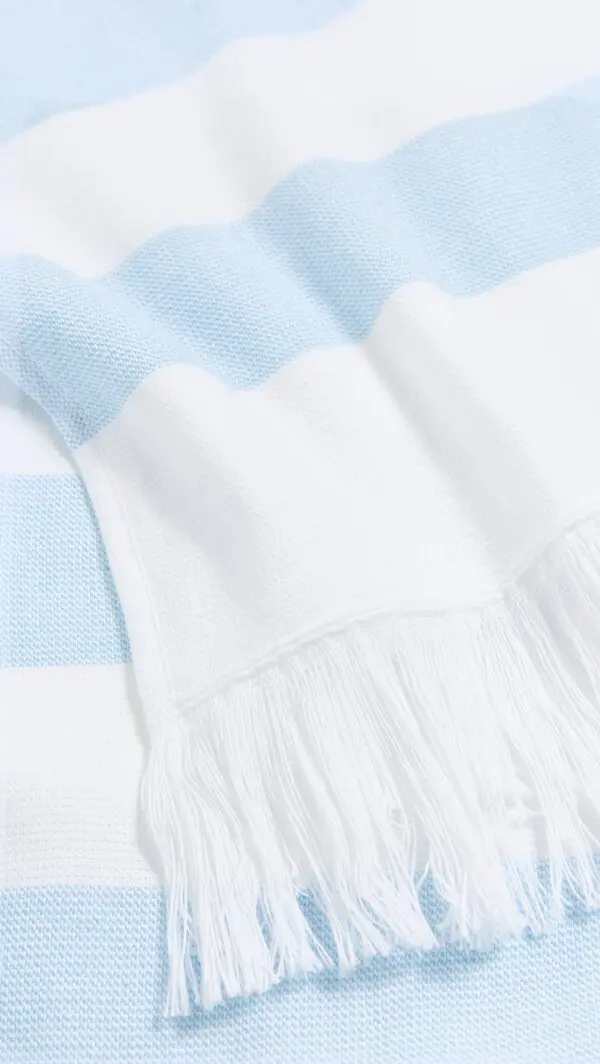 WEEZIE Packable Beach Towel - Hydrangea Blue